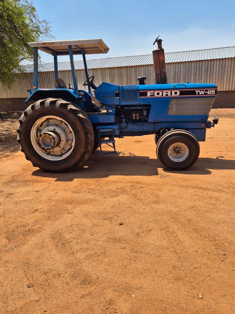 Ford TW25 - Farmer Trade