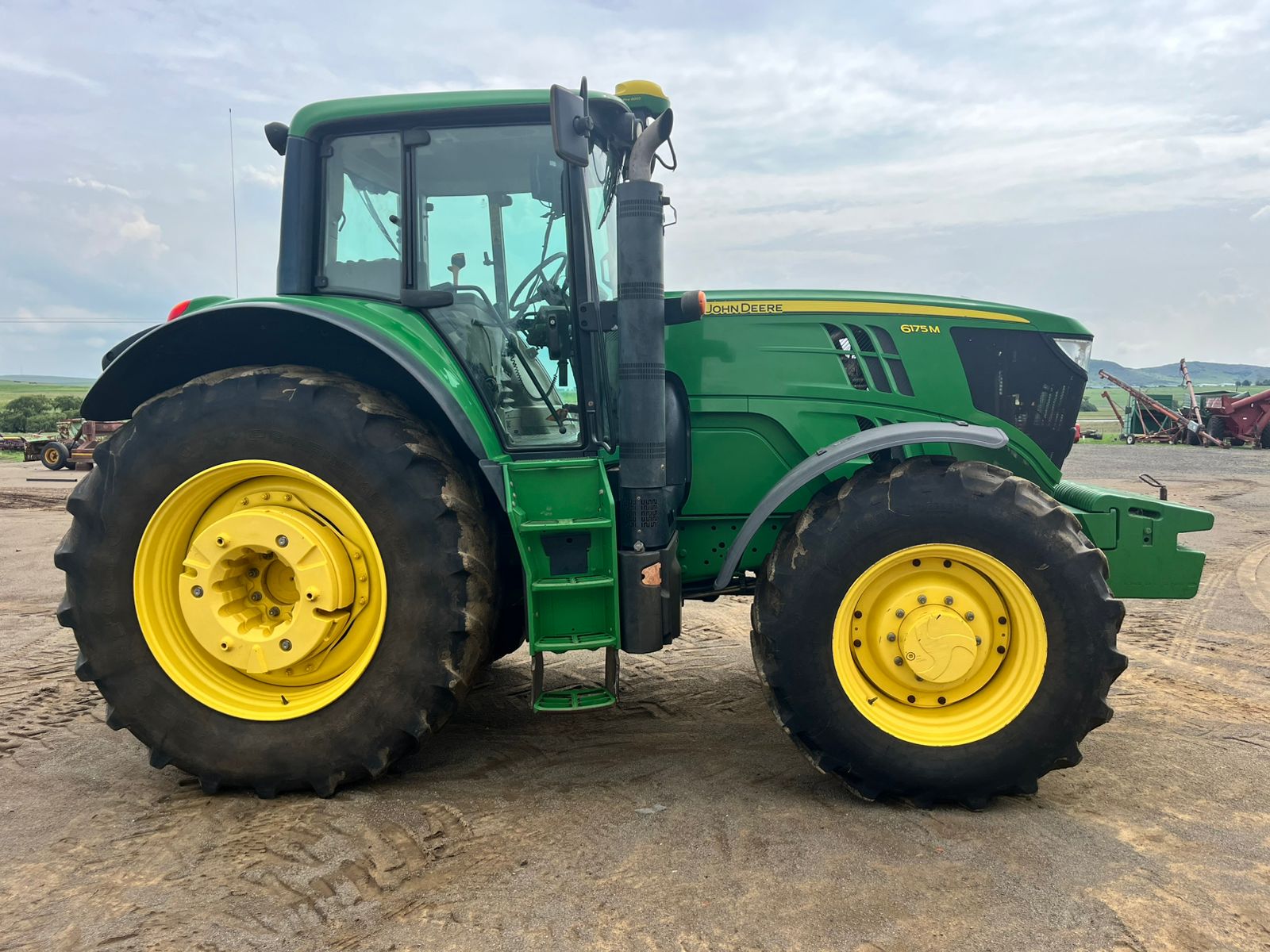 John Deere 6175M - Farmer Trade