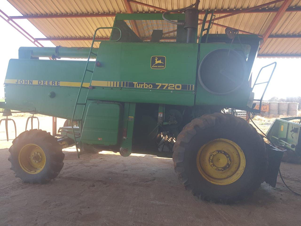 JD 7720 stroper - Farmer Trade