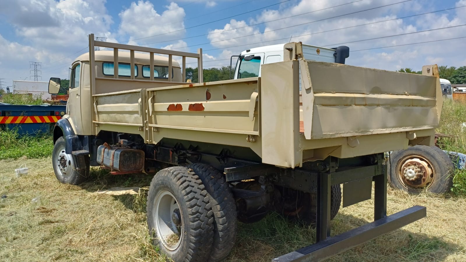 Merc Bullnose 4X4 Tipper - Farmer Trade