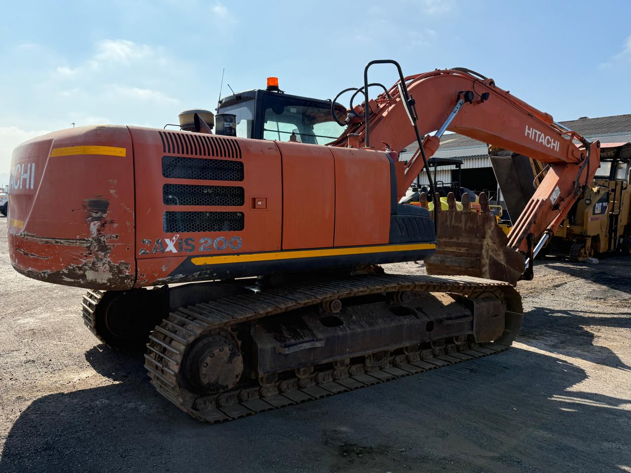 Hitachi zx200 - Farmer Trade