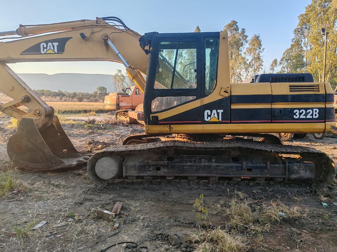 Cat 322 B - Farmer Trade