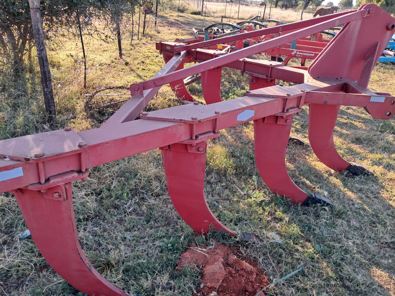 7 tand Bpi V balk ripper - Farmer Trade
