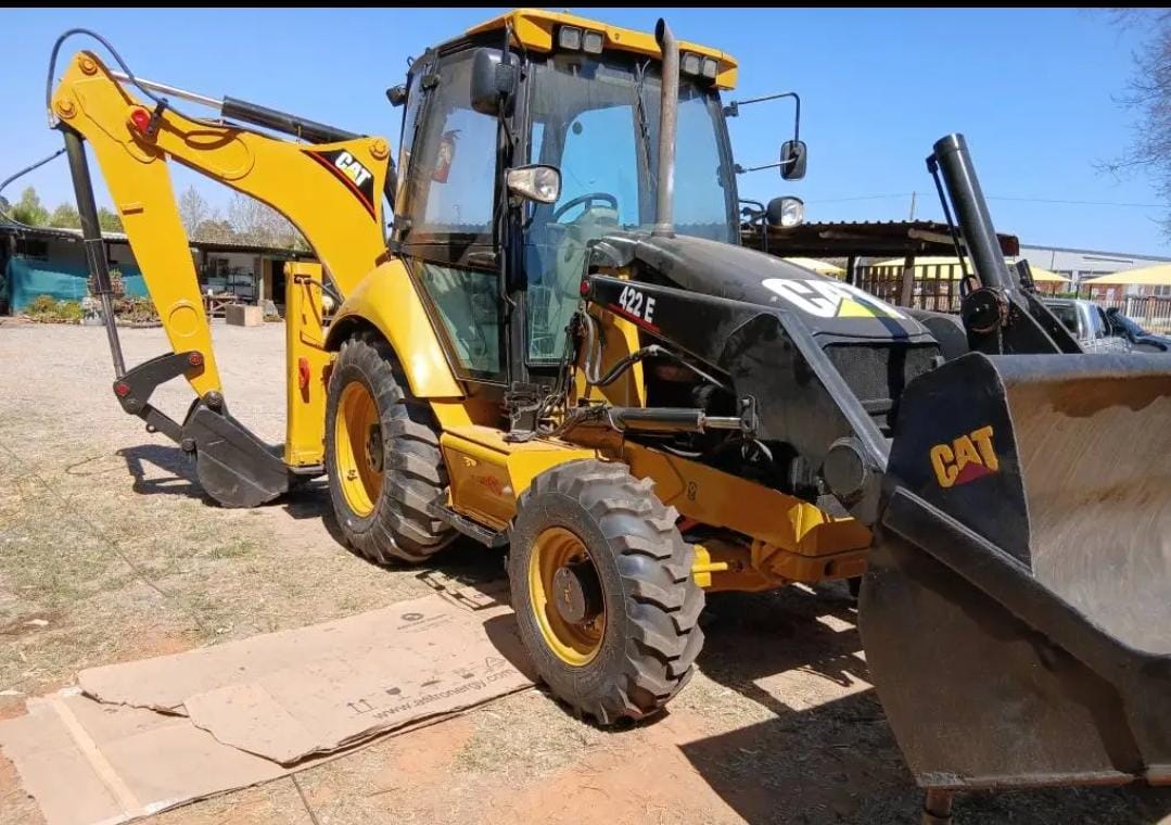 Cat tlb 4x4 422E - Farmer Trade
