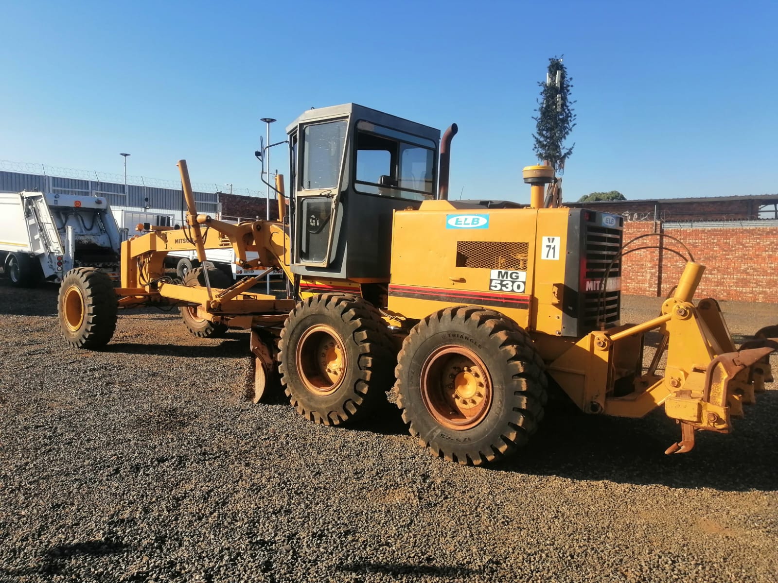 Mitsubishi Grader MG530 - Farmer Trade