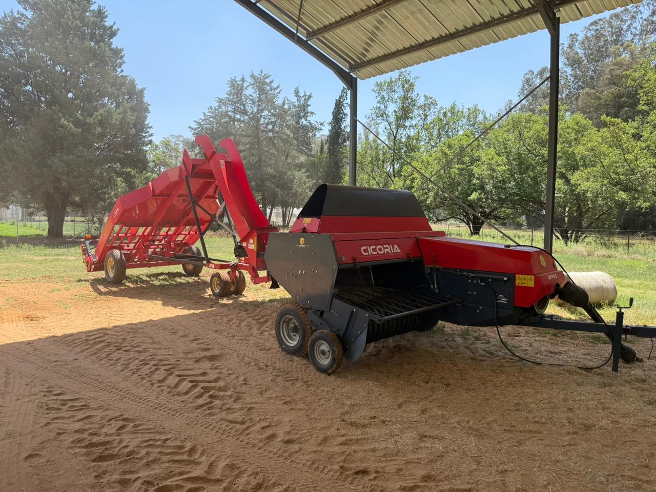 Cicoria baler met acomilator - Farmer Trade