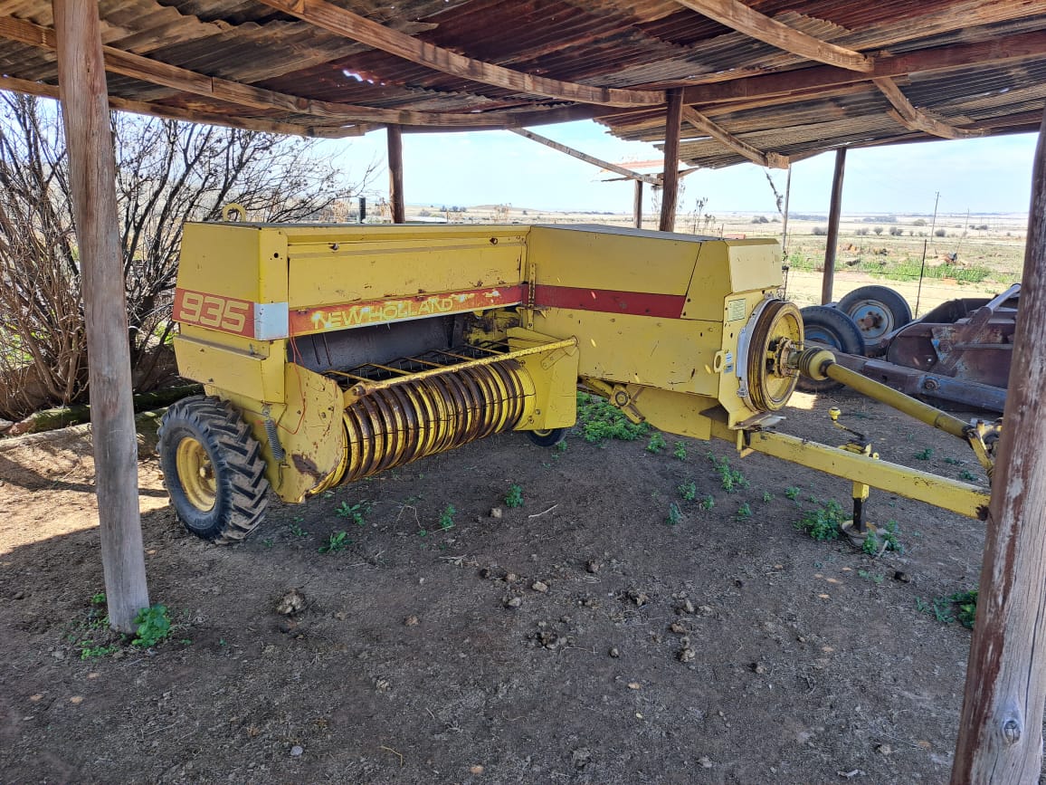 2 balers - Farmer Trade